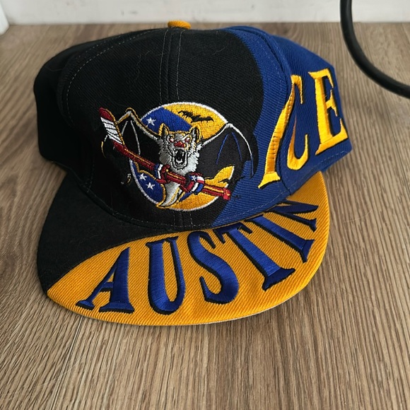 Top of the World | Accessories | Vintage Top Of The World 9s Austin Ice ...